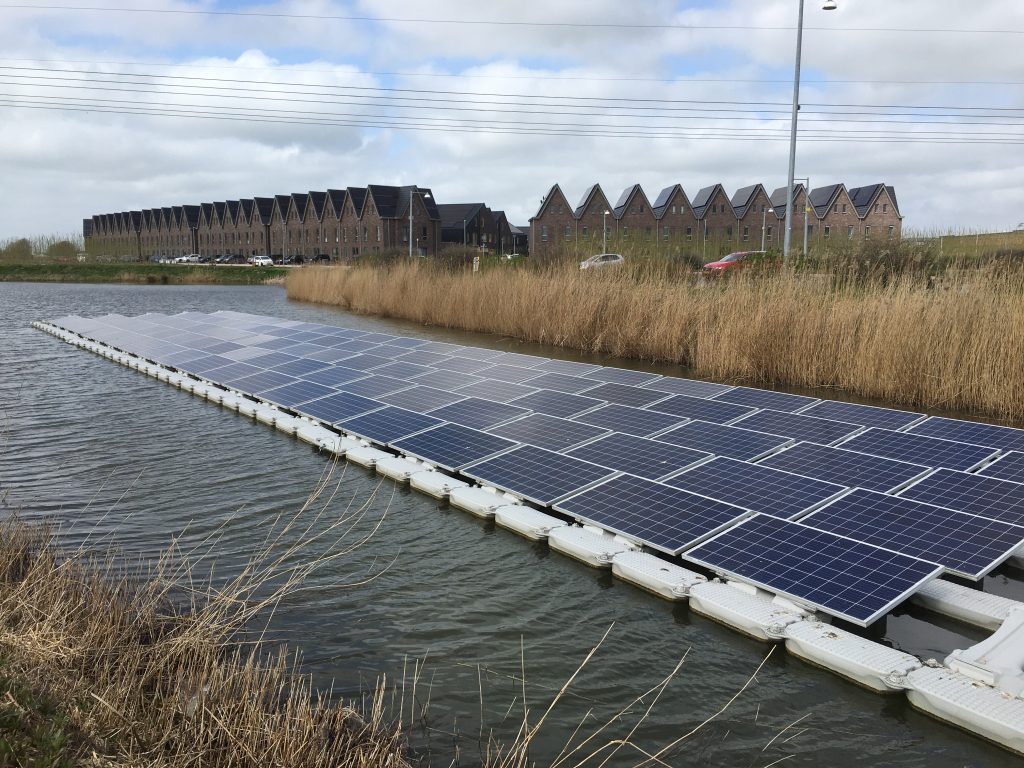 Floating solar panels - Solar Panels Planet